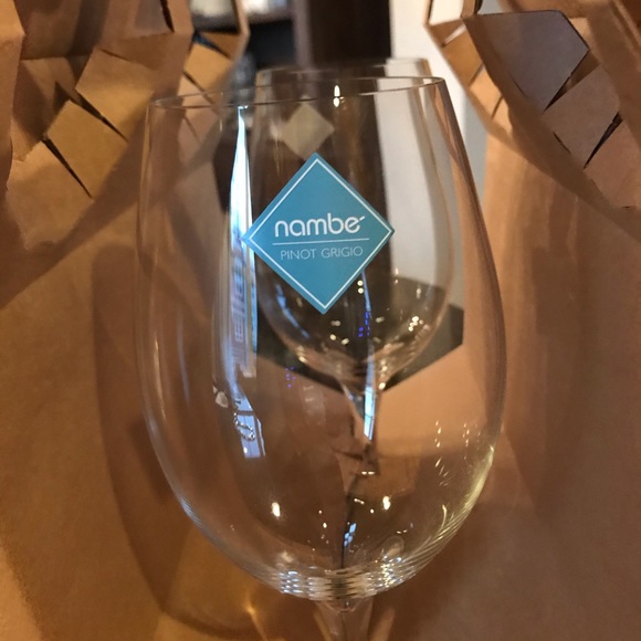 Nambe | Dining | New Nambe Vie Pinot Grigio Wine Glasses Set Of 2 ...